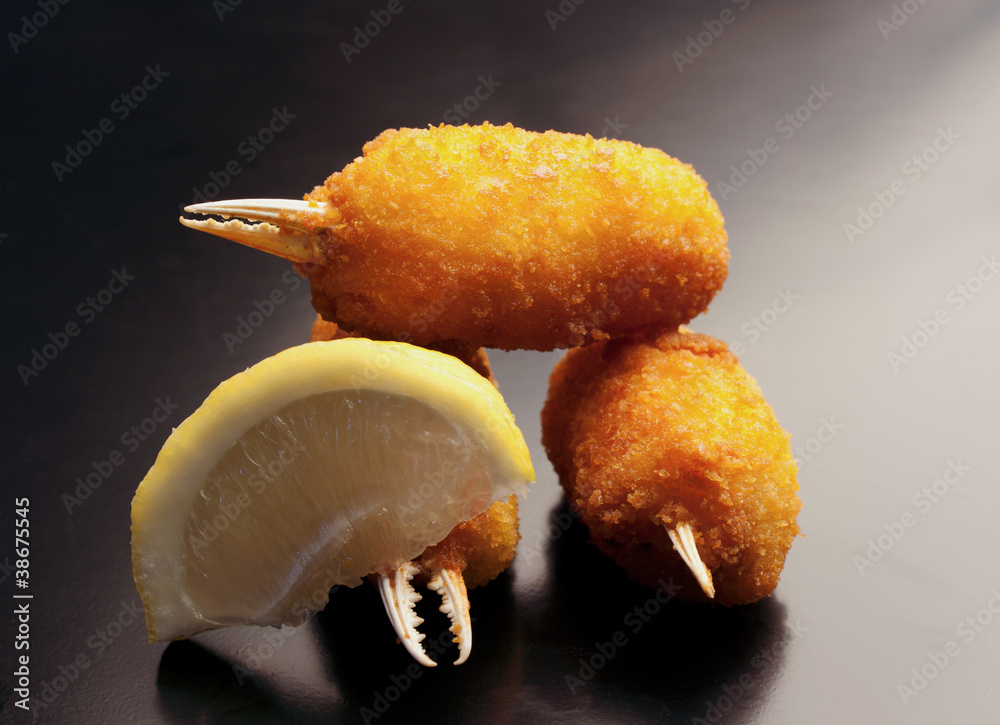 Foto Stock Chele di granchio fritte | Adobe Stock