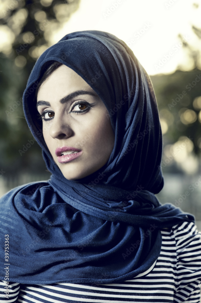 beautiful arabian lady wearing traditional islamic outfit Stock Photo ...