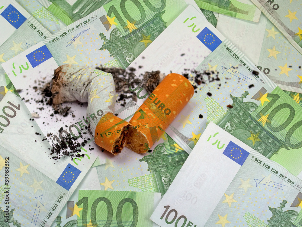 Geldverschwendung Photos | Adobe Stock