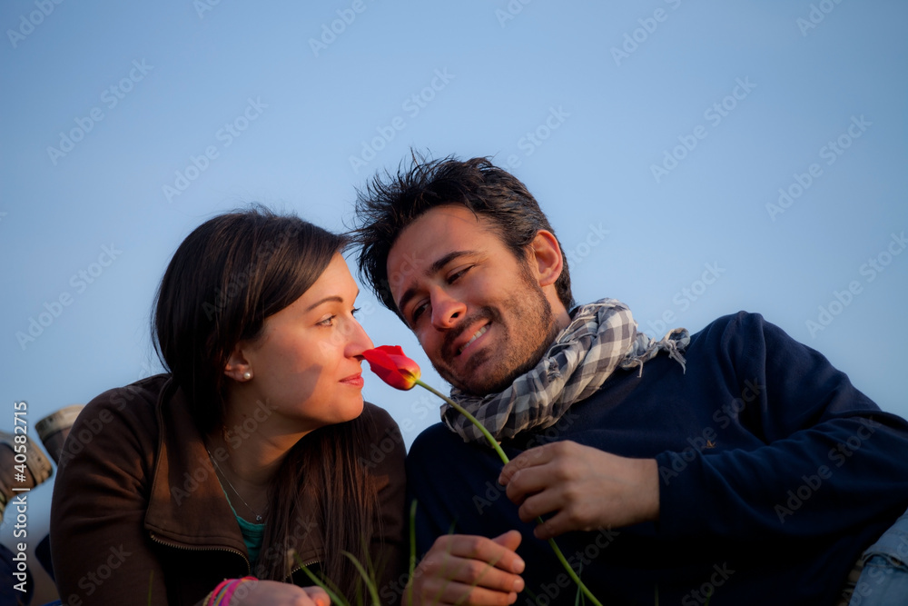 Foto Stock ragazzi innamorati | Adobe Stock