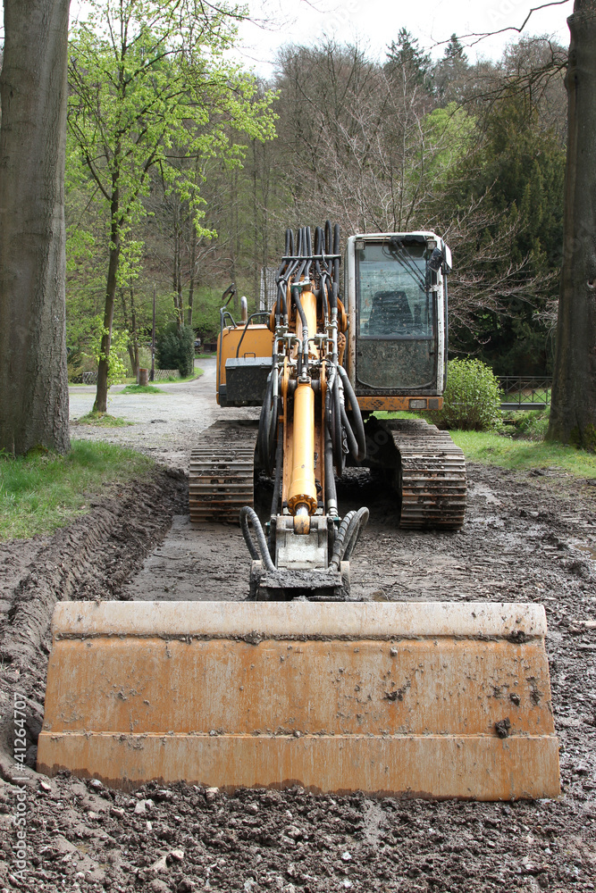 Raupenbagger auf Baustelle Stock Photo | Adobe Stock