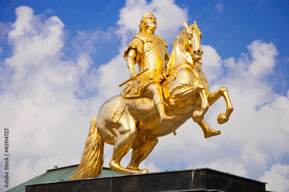 Der goldene Reiter Stock-Foto | Adobe Stock