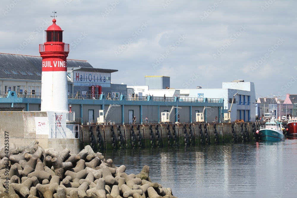 phare,port de pêche du guilvinec,bretagne,chalutier Stock Photo | Adobe ...