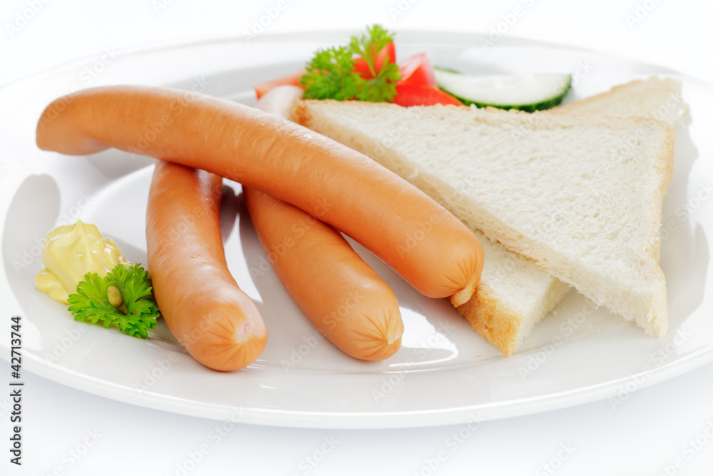 Bockwurst mit Toastbrot Stock-Foto | Adobe Stock