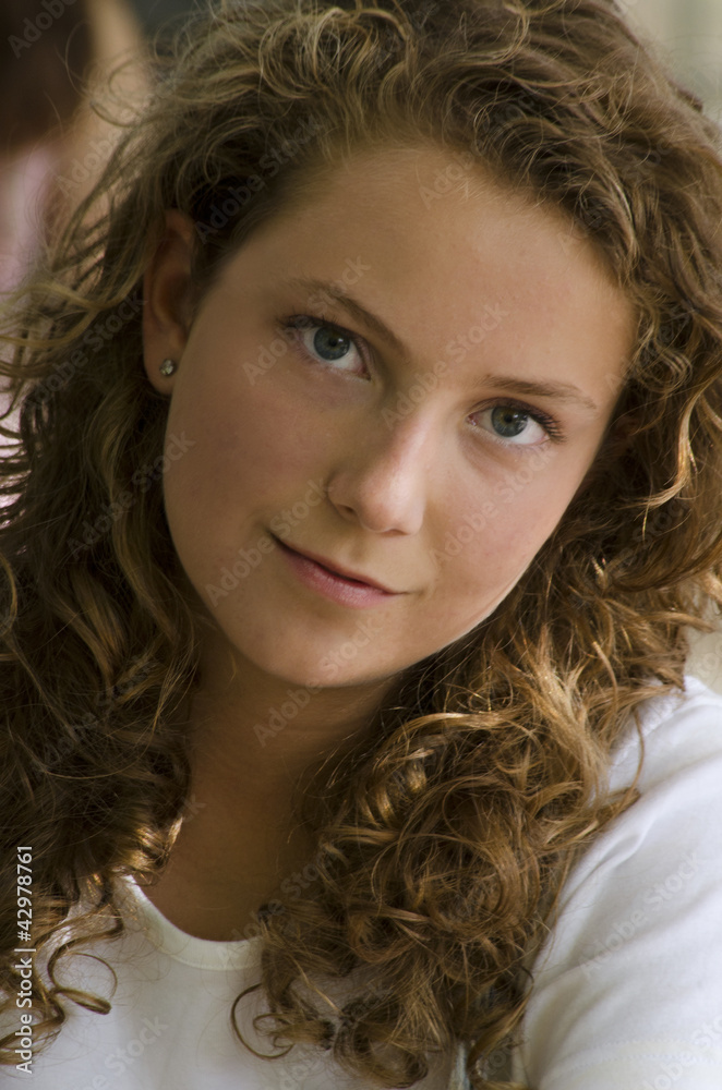 adolescente 16 años Stock Photo | Adobe Stock