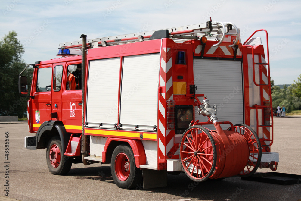 VSR véhicule de secours routier pompier Stock Photo | Adobe Stock