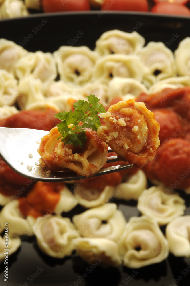 Cappelletti Caplèt Capeletinis 意大利馄饨 foto de Stock | Adobe Stock