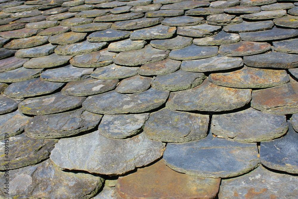 toiture en lauzes Stock Photo | Adobe Stock