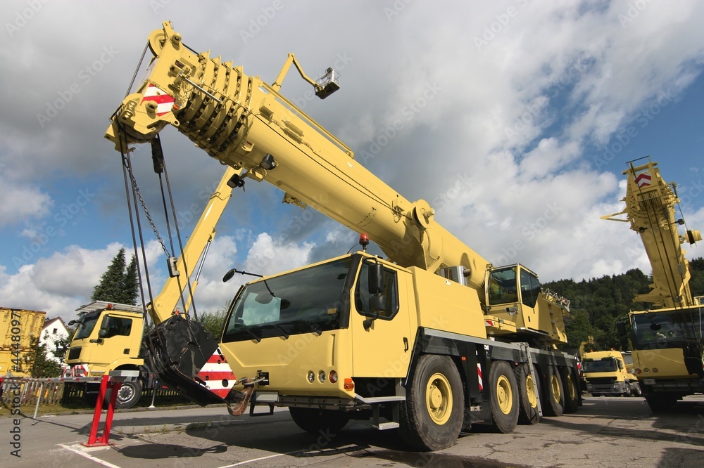 Mobilkran Stock-Foto | Adobe Stock