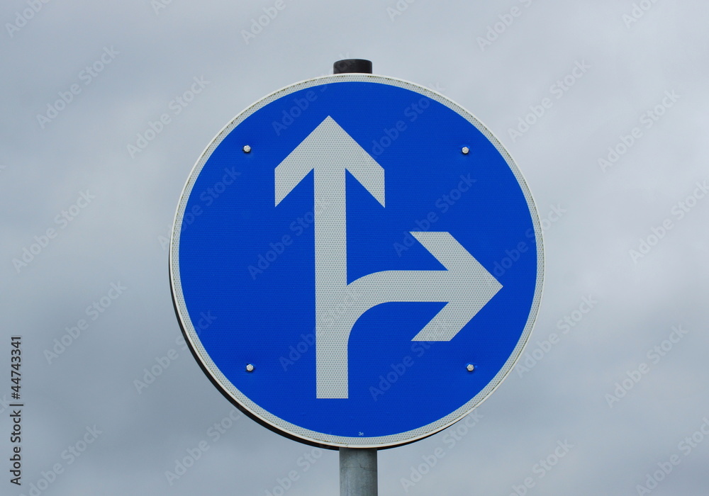 schild mit pfeil Stock Photo | Adobe Stock
