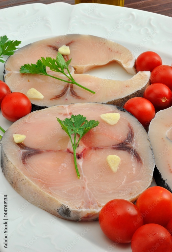 Foto Stock Tranci di pesce palombo | Adobe Stock