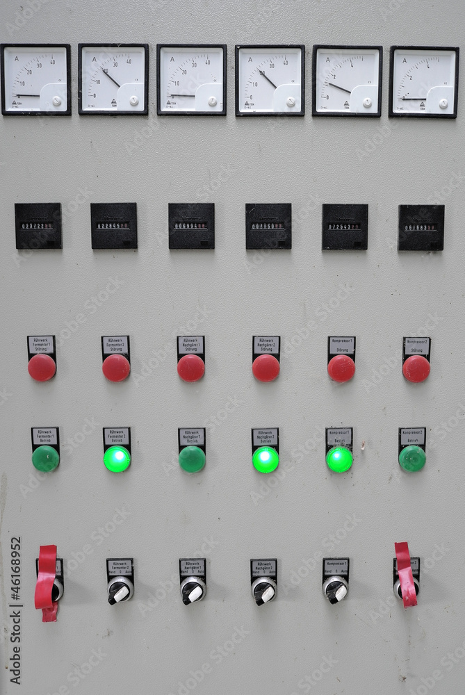 tableau de contrôle électrique Stock Photo | Adobe Stock