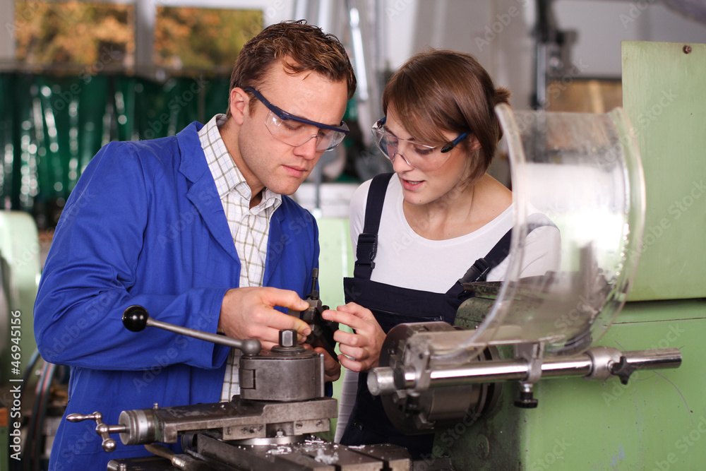 Ausbilder mit Azubi Stock-Foto | Adobe Stock