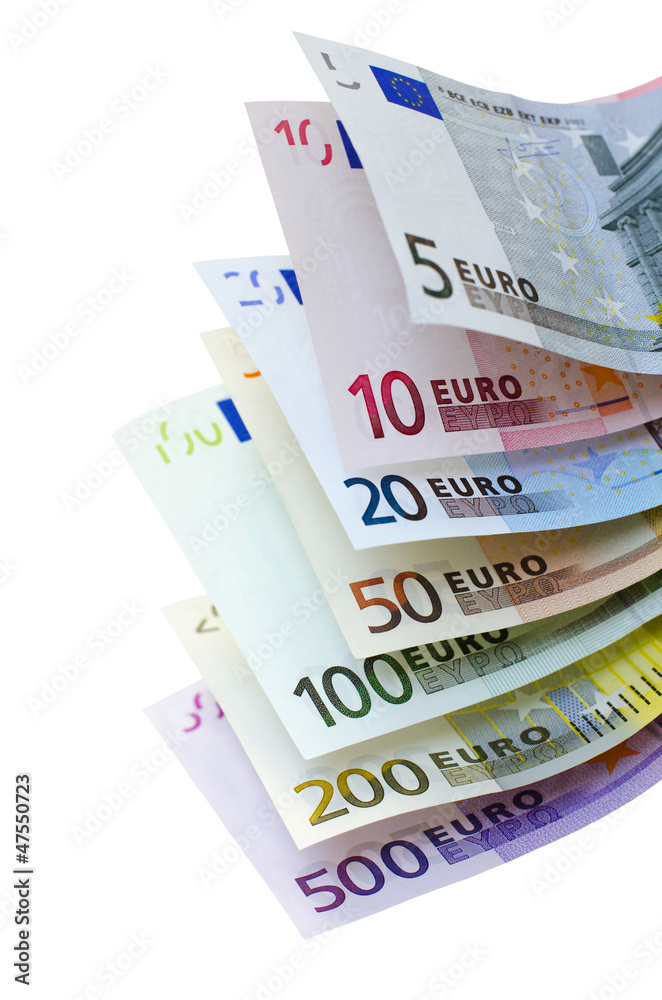 Eine Reihe von Euro-Geldscheinen auf weißem Hintergrund Stock Photo ...