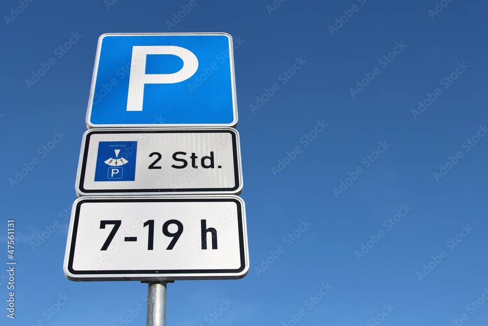 Deutsches Verkehrszeichen: Parken mit Parkscheibe, zeitliche ...