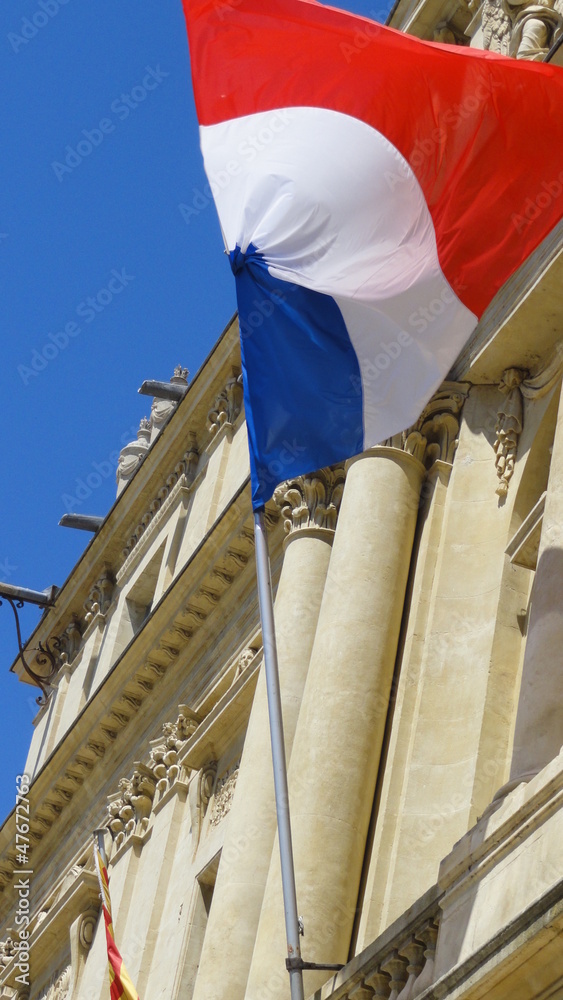 Foto de Drapeau français - place de la République à Arles do Stock ...