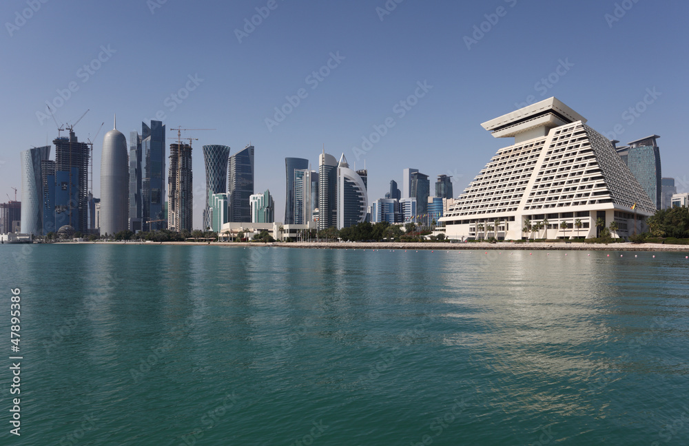 Skyline of Doha downtown Al Dafna. Qatar, Middle East Stock-Foto ...
