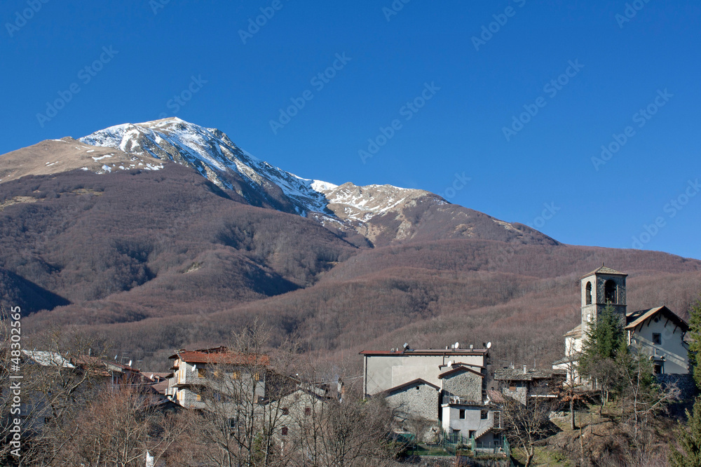 Foto Stock Cerreto Alpi | Adobe Stock