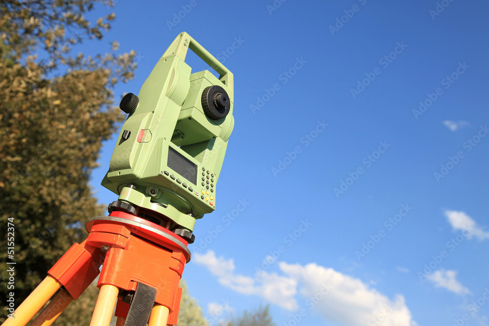 topógrafo taquímetro medir medición 5160f Stock Photo | Adobe Stock
