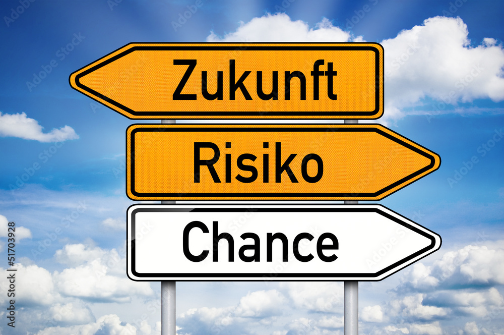 Wegweiser mit Zukunft, Risiko und Chance Stock-Foto | Adobe Stock