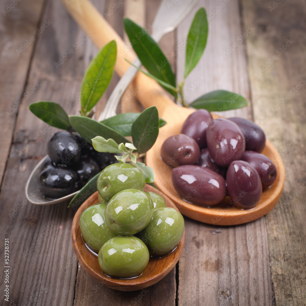 Frische Oliven Stock-Foto | Adobe Stock