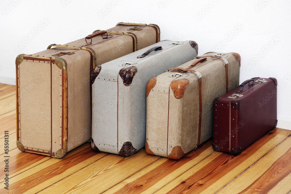 Koffer Stock-Foto | Adobe Stock