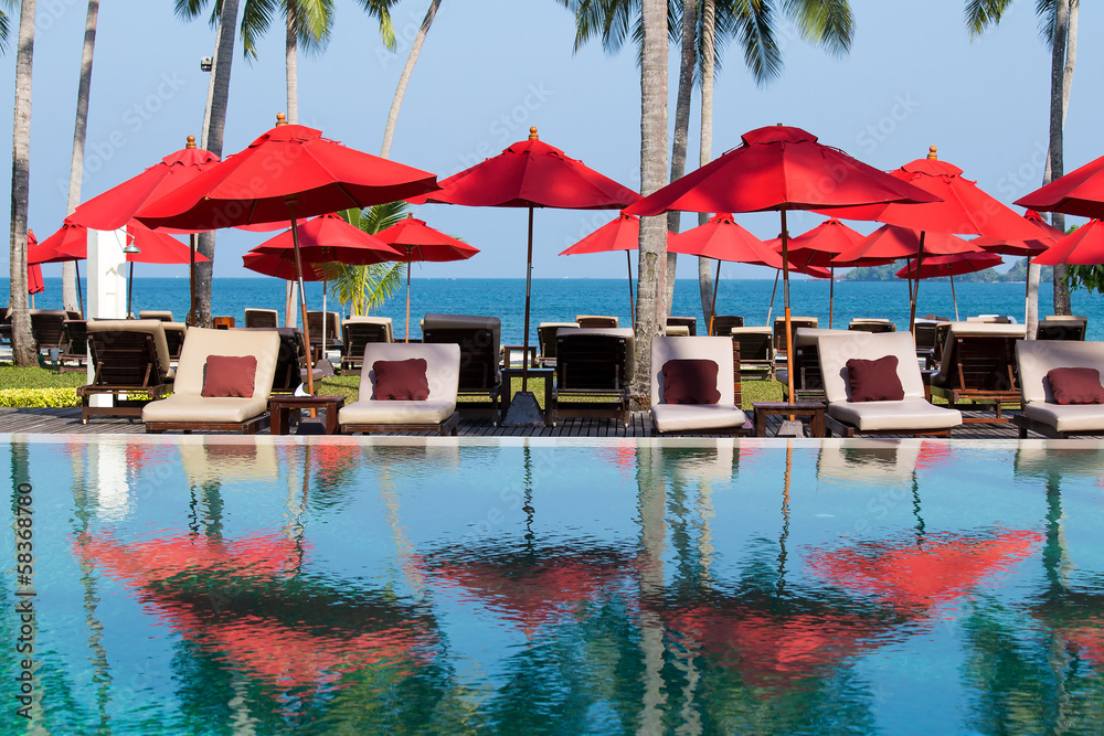 Swimming Pool Near The Sea Thailand Stock 写真 Adobe Stock