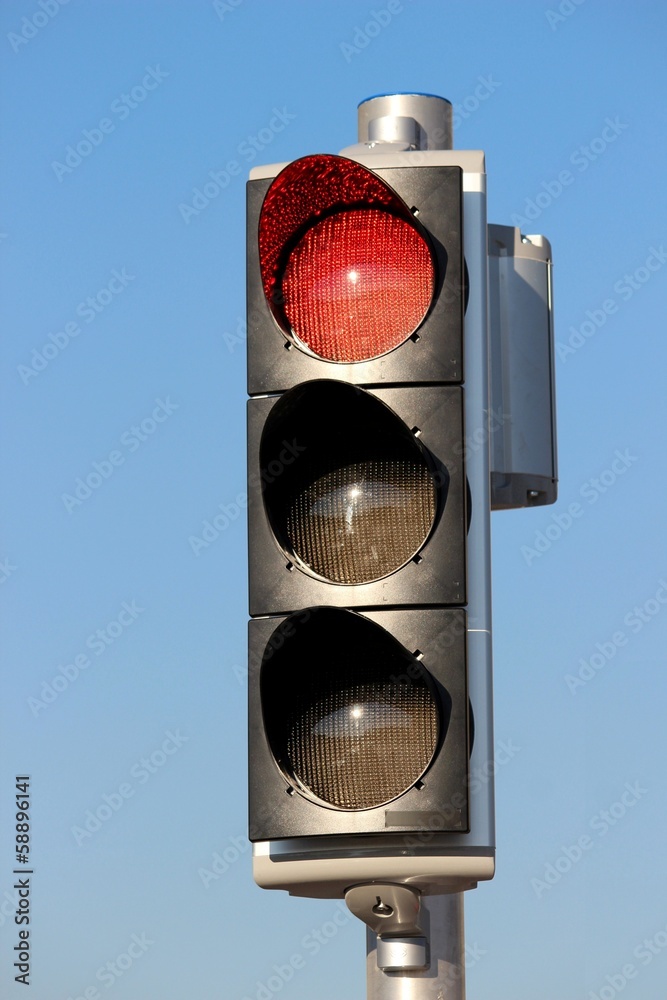 Feu tricolore au rouge Stock Photo | Adobe Stock