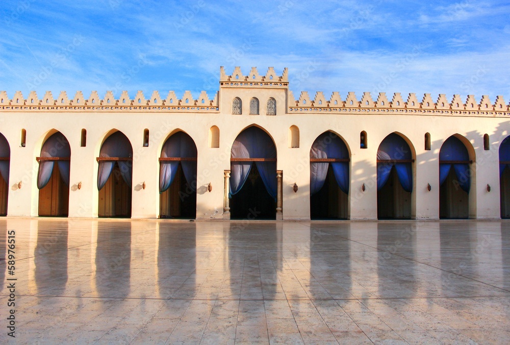 Mosques & Pillars / historical islamic architecture mosques Stock Photo ...