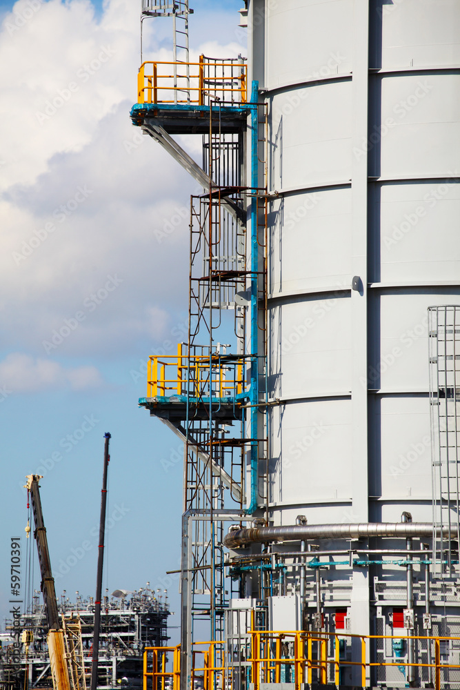 Processing column for offshore platform under construction Stock Photo ...