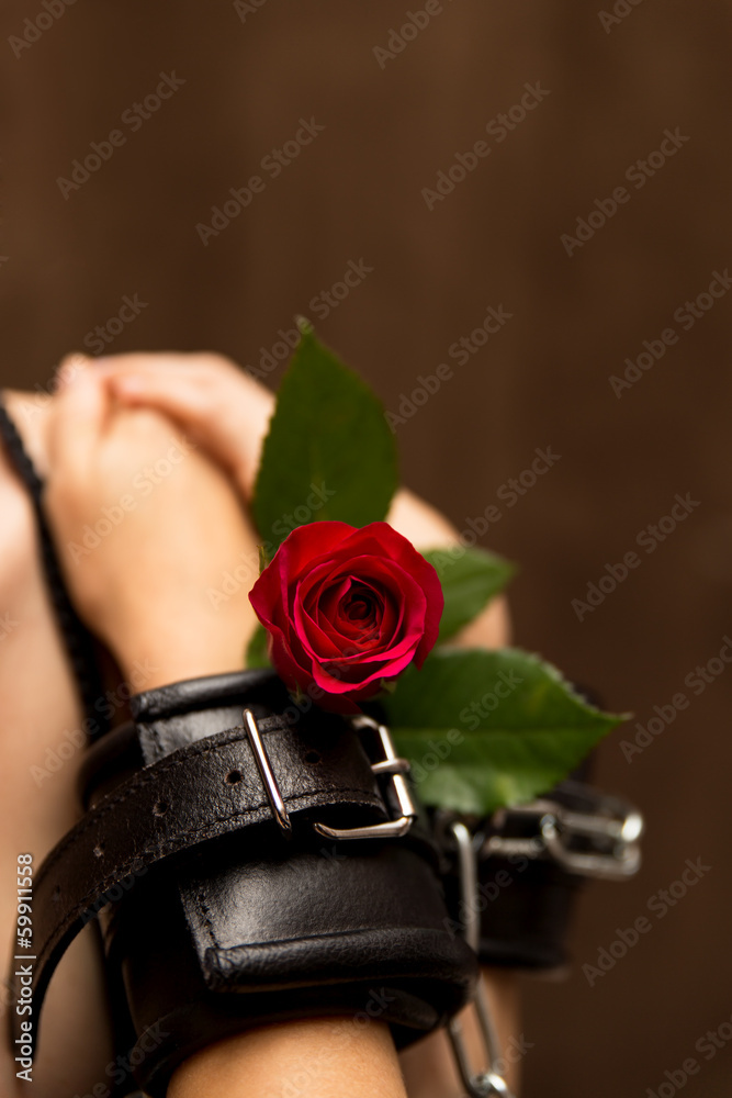 nahaufnahme einer devoten frau Stock Photo | Adobe Stock