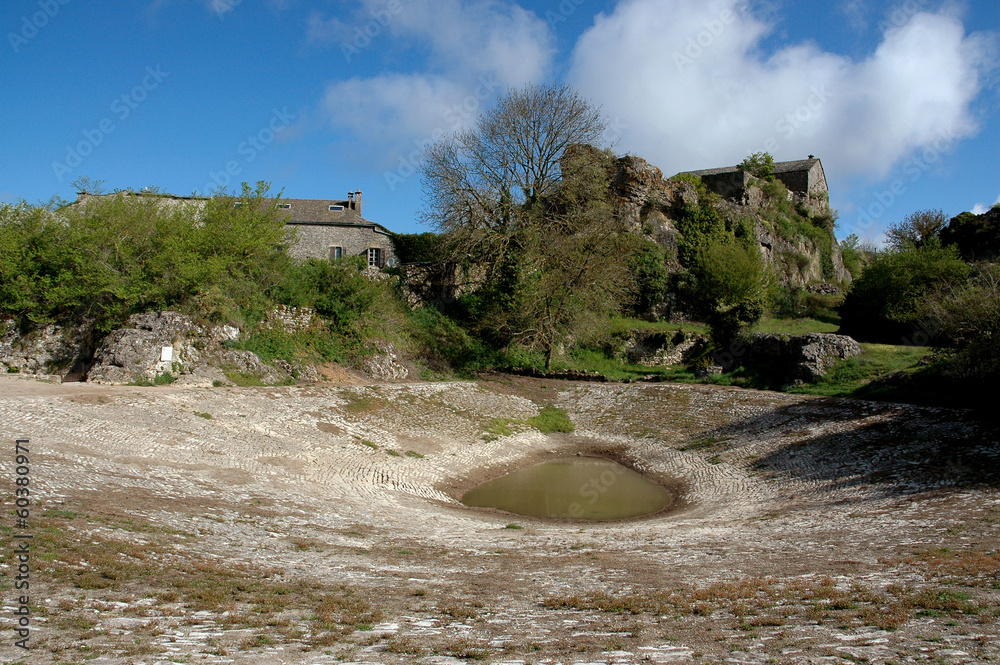 lavogne;templiers;Plateau du Larzac; La Couvertoirade; 12 Stock Photo ...