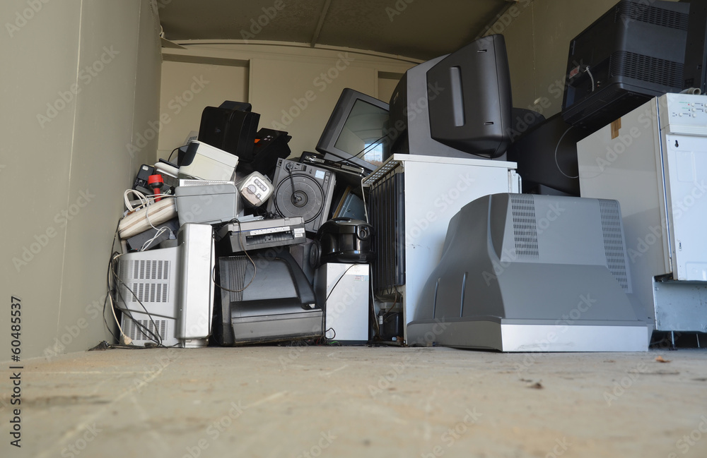 elektroschrott im container Stock Photo | Adobe Stock