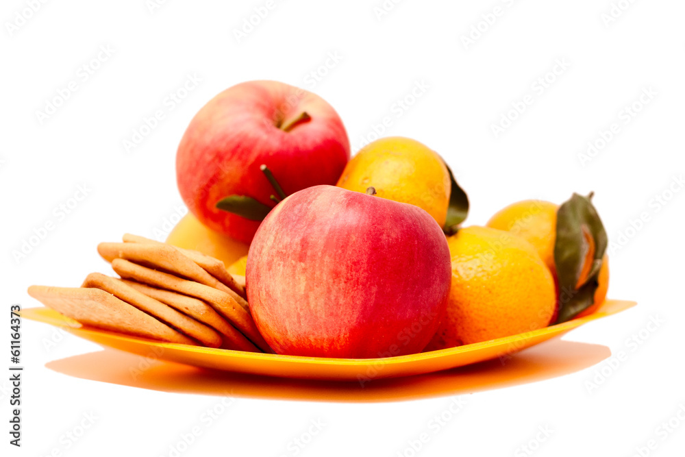 тарелка с фруктами и печеньем Stock 写真 | Adobe Stock