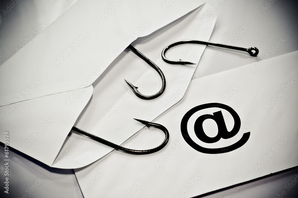phishing / fish hook in an envelope / email phishing Photos | Adobe Stock