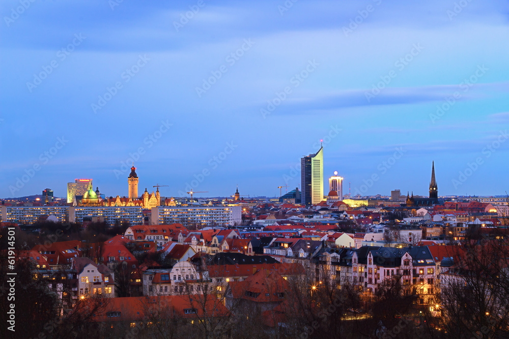 Leipzig Skyline am Abend Stock-Foto | Adobe Stock