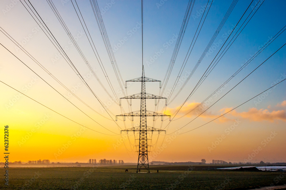 0099 Stromleitungen Stock-Foto | Adobe Stock