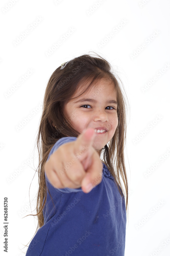 enfant pointe du doigt avec sourire malicieux Stock Photo | Adobe Stock