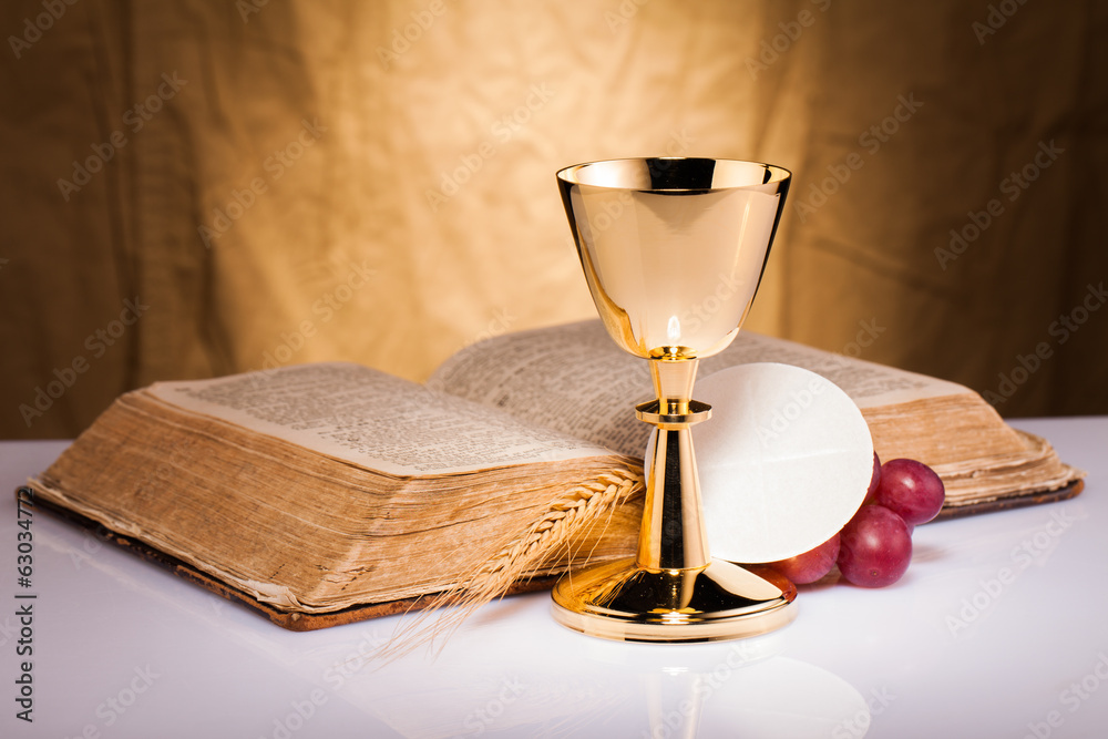 Foto de holy communion do Stock | Adobe Stock