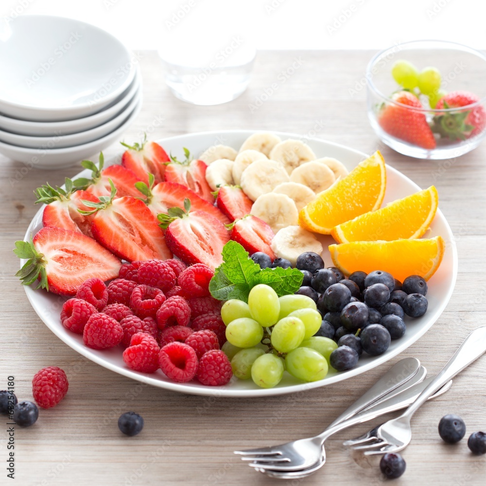Obst und Beeren Stock-Foto | Adobe Stock