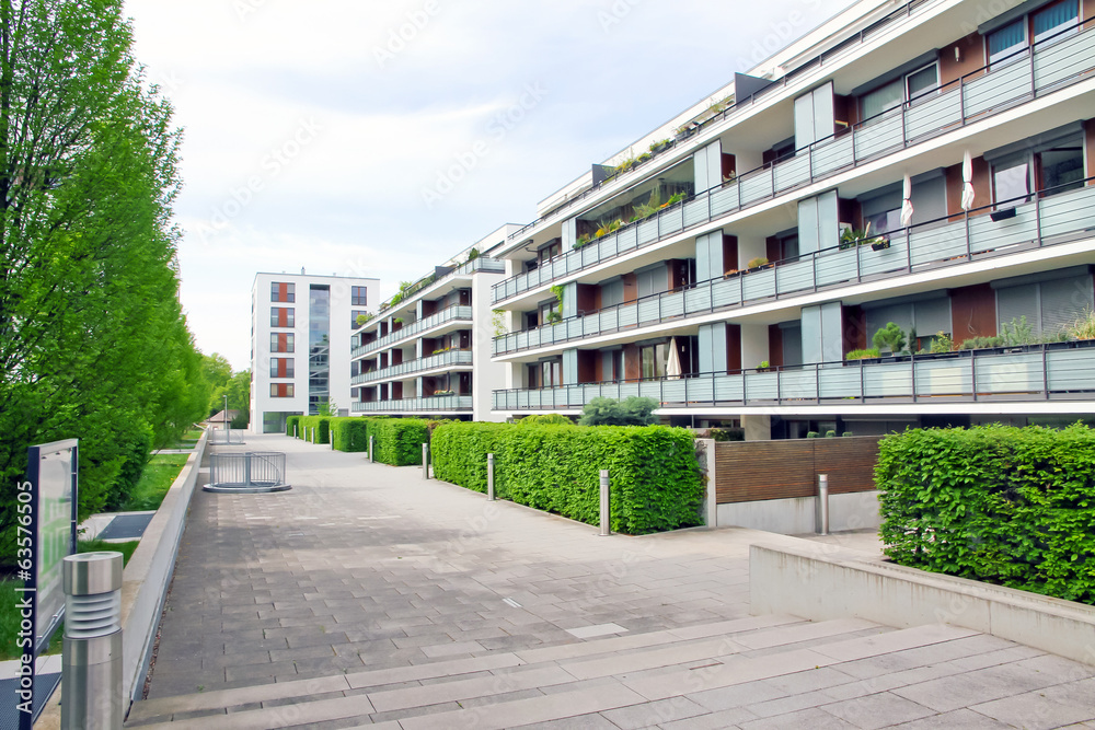 Moderne Wohnanlage Stock-Foto | Adobe Stock