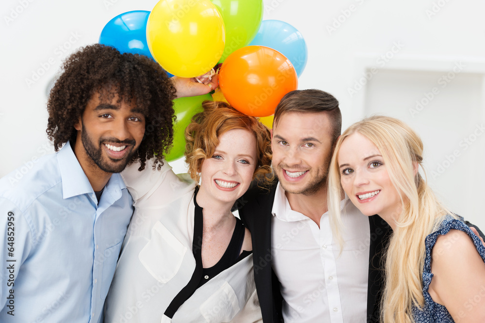 Junge Leute Feiern Eine Party Im Büro Stock Foto Adobe Stock