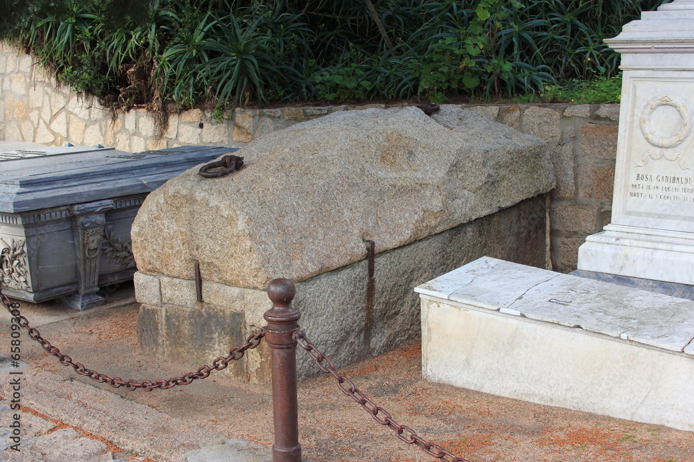isola di caprera casa museo di garibaldi sardegna tomba Stock Photo ...