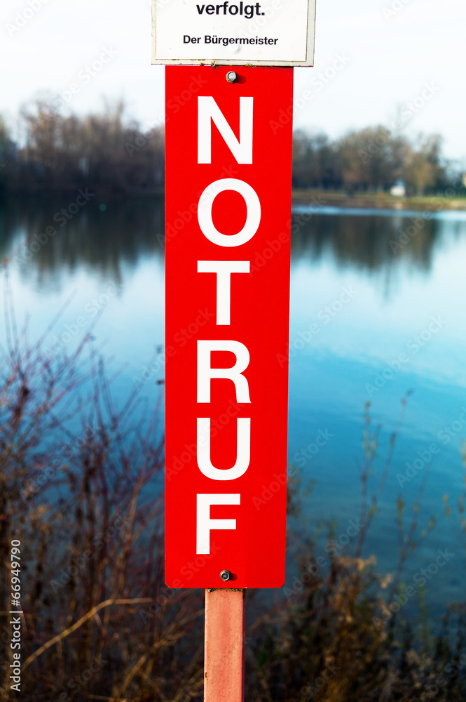 Schild mit Schriftzug Notruf Stock Photo | Adobe Stock