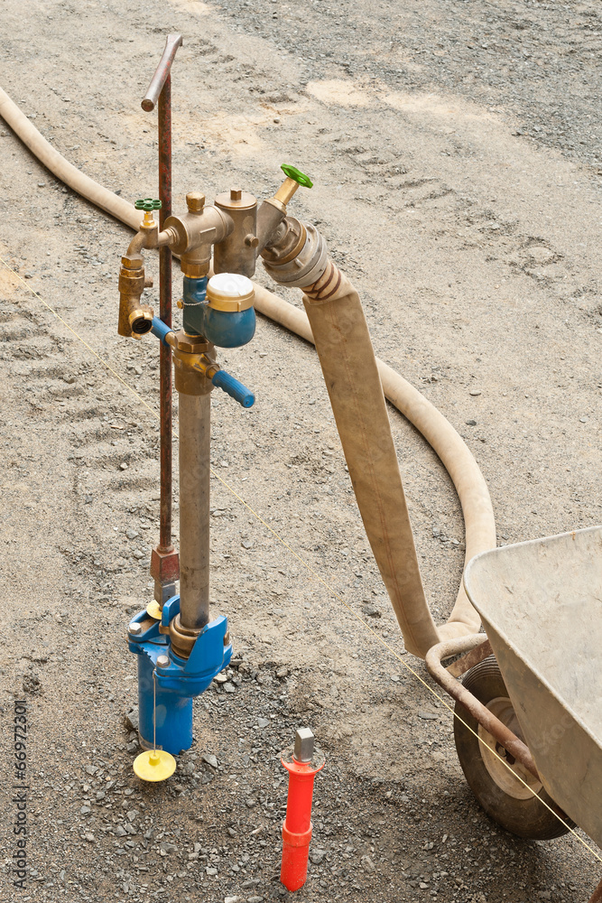 Ein Standrohr für Bauwasser an einem Unterflur-Hydrant Stock-Foto ...