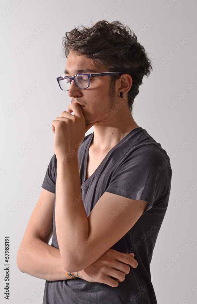 Persona Reflexionando