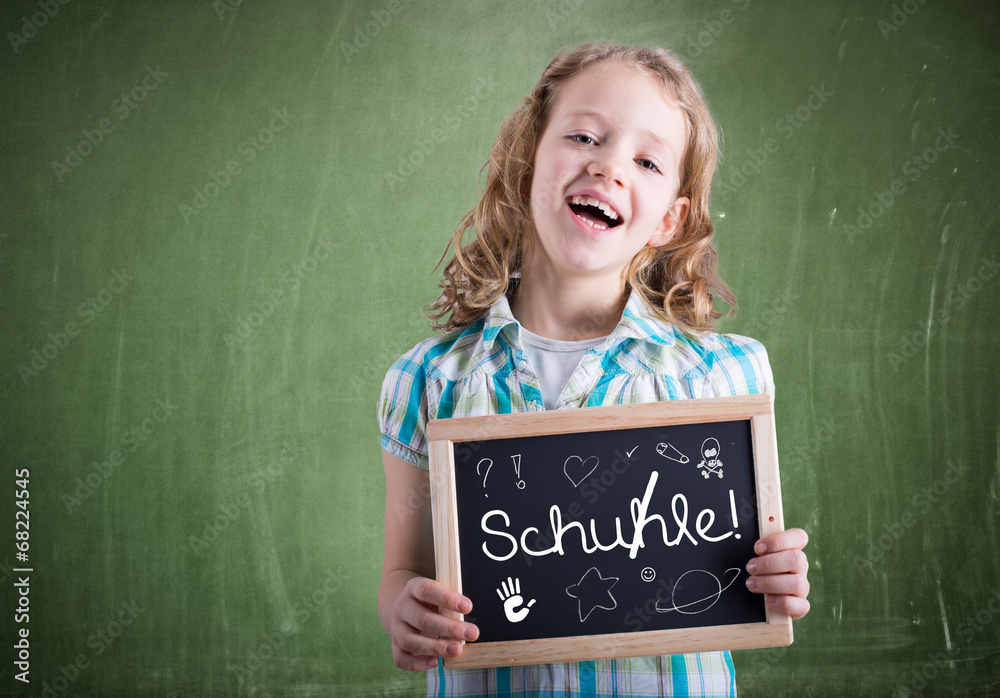 kind mit tafel Stock-Foto | Adobe Stock