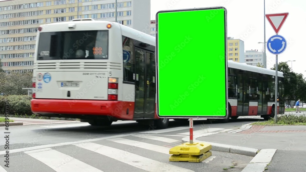 traffic signs - green screen - passing bus and cars vídeo de Stock ...
