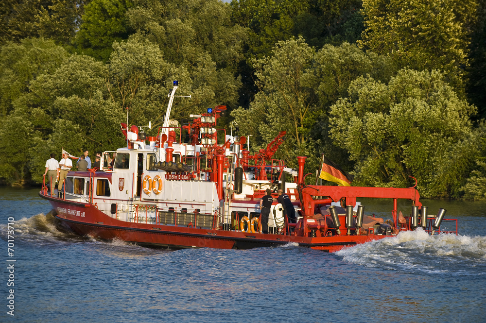 Feuerwehrboot Stock-Foto | Adobe Stock
