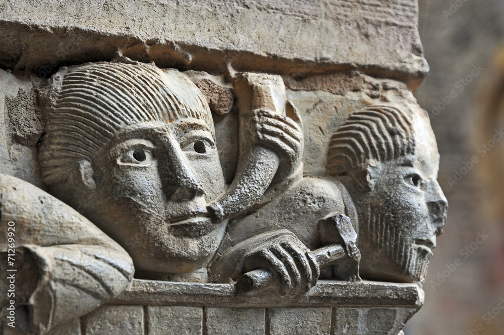 L'Abbazia di Conques, Aveyron - Francia, CAPITELLI Stock Photo | Adobe ...